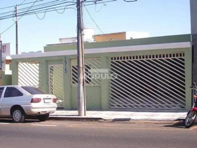 Casa com 3 Quartos para alugar, 200m² Nossa Senhora Aparecida