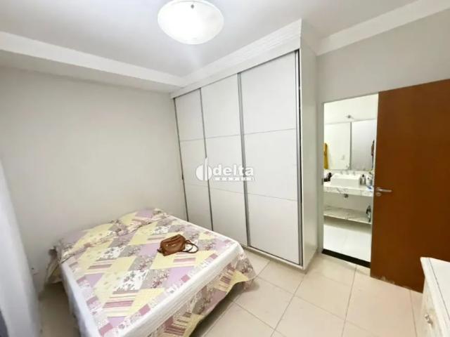 Casa com 3 Quartos para alugar, 211m² Cidade Jardim