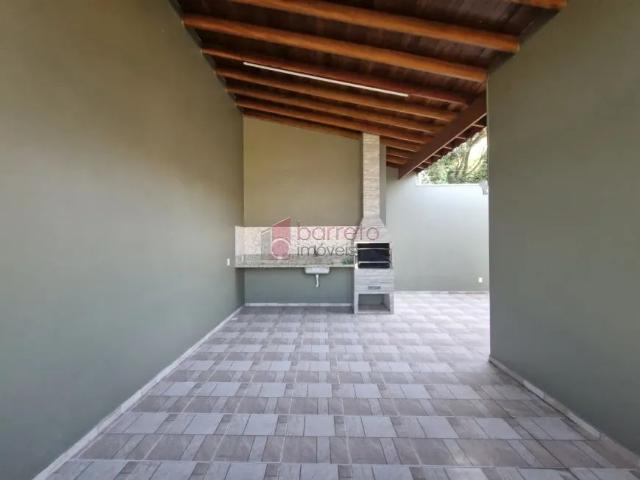Casa com 3 Quartos para alugar, 213m² Caxambú