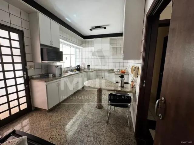 Casa com 3 Quartos para alugar, 220m² Vigilato Pereira