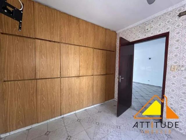 Casa com 3 Quartos para alugar, 221m² Santa Terezinha