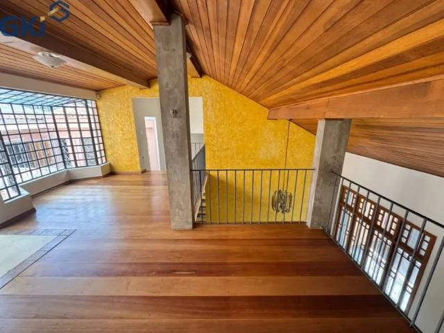 Casa com 3 Quartos para alugar, 231m² Pinheiros