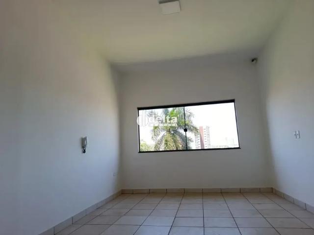 Casa com 3 Quartos para alugar, 247m² Lidice