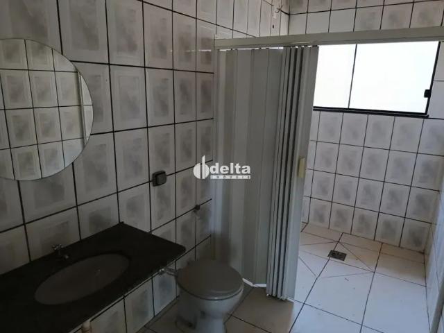Casa com 3 Quartos para alugar, 247m² Lidice