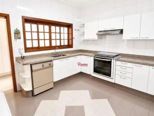 Casa com 3 Quartos para alugar, 249m² Vila São Pedro