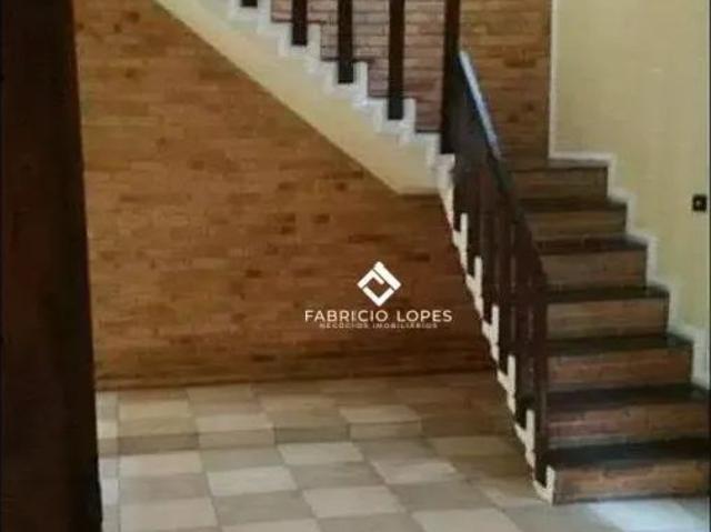 Casa com 3 Quartos para alugar, 242m² Jardim das Oliveiras