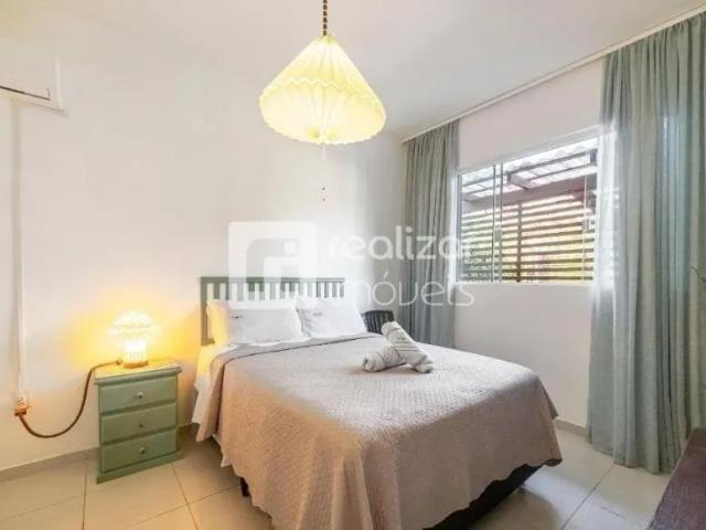 Casa com 3 Quartos para alugar, 270m² Campeche