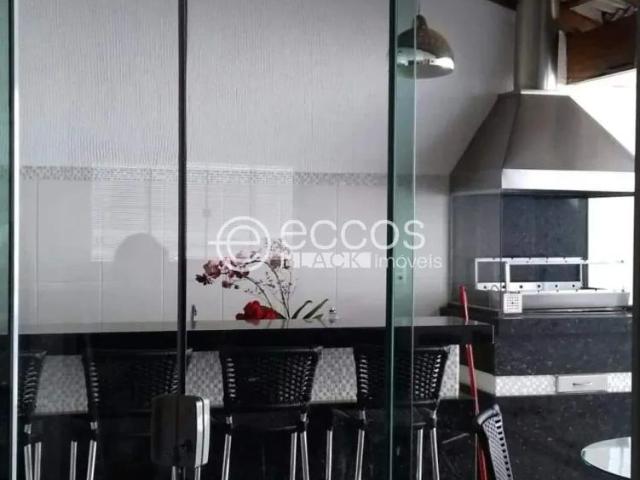 Casa com 3 Quartos para alugar, 290m² Santa Mônica