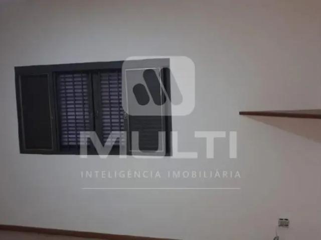 Casa com 3 Quartos para alugar, 300m² Osvaldo Rezende