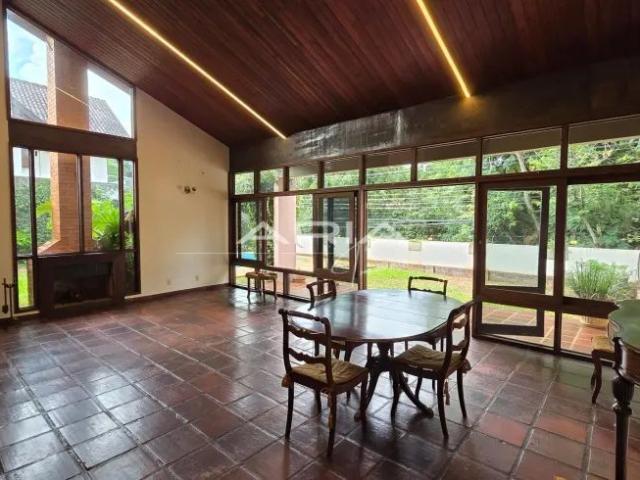 Casa com 3 Quartos para alugar, 313m² Kennedy