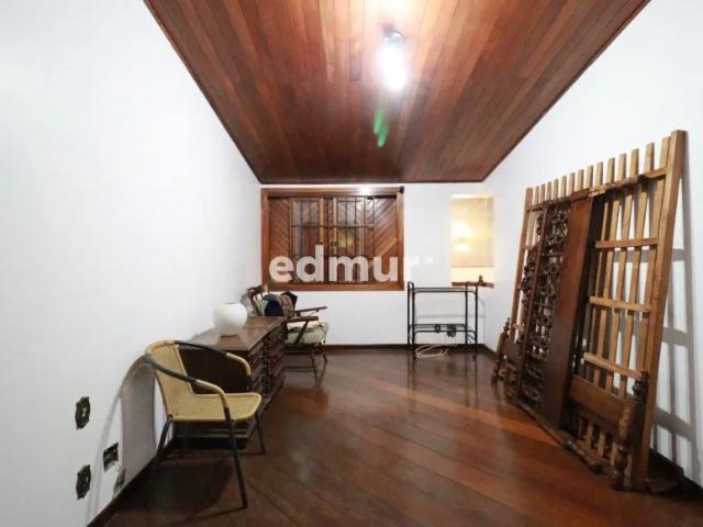Casa com 3 Quartos para alugar, 320m² Campestre