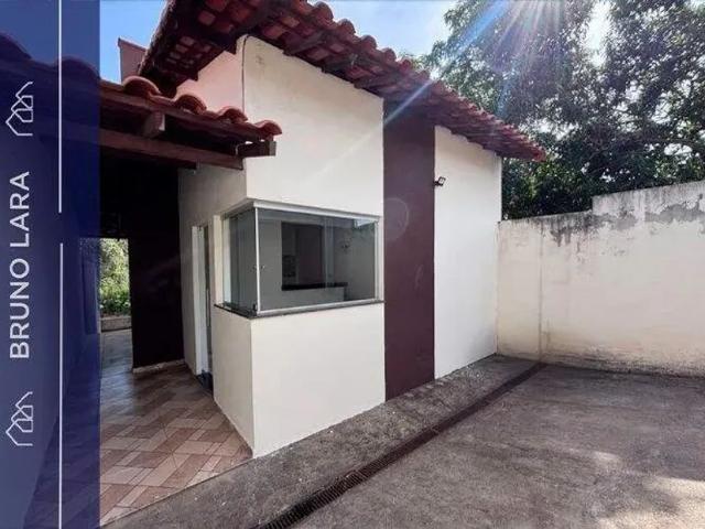 Casa com 3 Quartos para alugar, 90m² Atenas