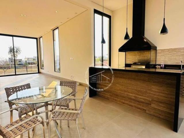 Casa com 3 quartos para alugar e venda no Condomínio Villas do Golfe em Itu, SP