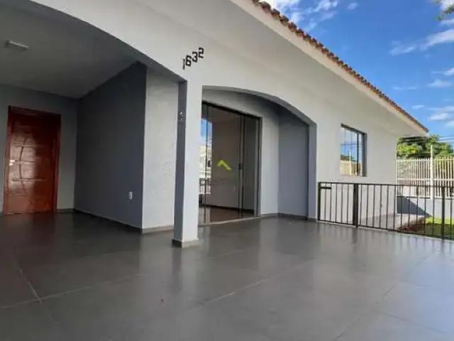 Casa com 3 quartos para alugar no Centro, Cascavel