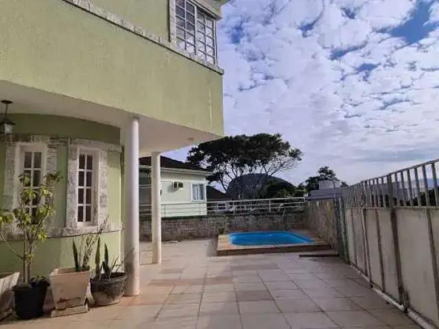 Casa com 3 quartos para alugar no Anil, Rio de Janeiro