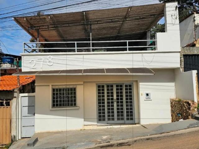 Casa com 3 quartos para alugar no bairro Centro, 105m²
