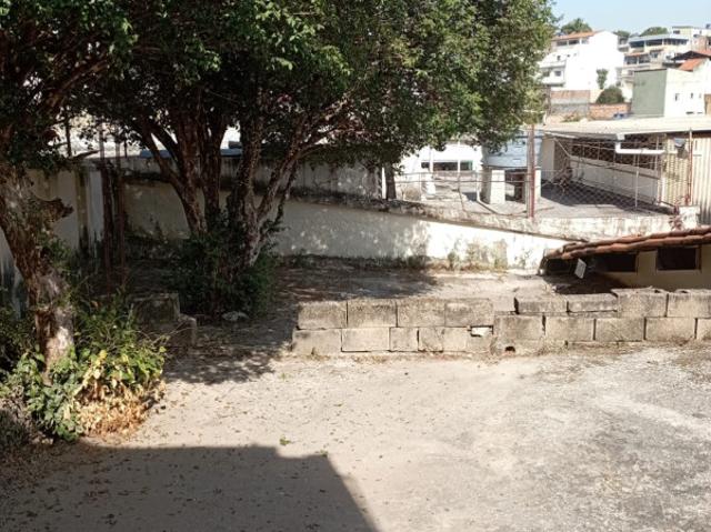 Casa com 3 quartos para alugar no bairro Dom Bosco em Belo Horizonte