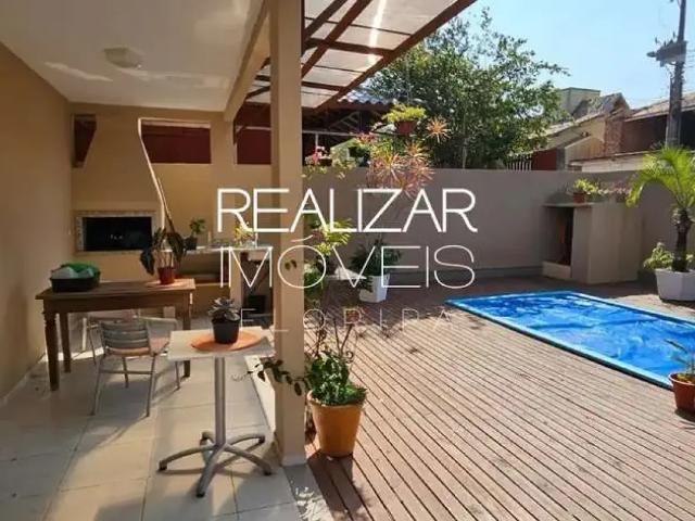 Casa com 3 quartos para alugar na Servidão Quadros, 242, Rio Tavares, Florianópolis