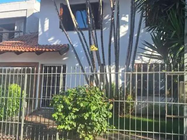 Casa com 3 quartos para alugar na Rua Maestro Mendanha, 25, Santana, Porto Alegre