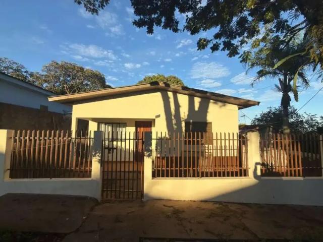 Casa com 3 quartos para alugar na Rua Avelino Delmônico, 329, Jardim São Domingos, Maringá