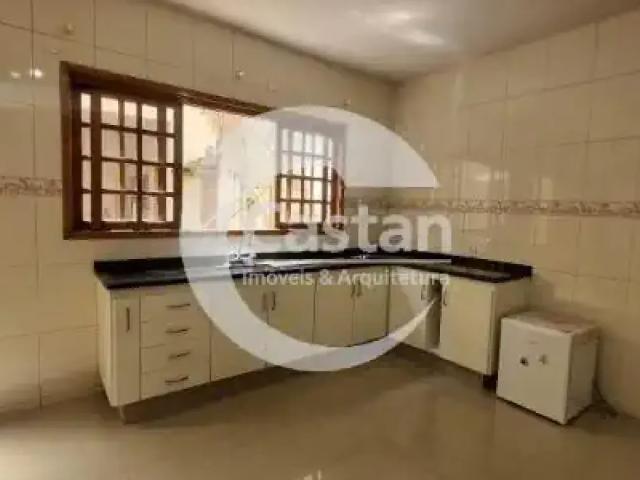 Casa com 3 quartos para alugar na Rua Redenção,, Belém, São Paulo