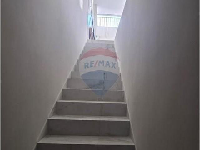 Casa Com 3 Quartos para Locação no Centro do Cabo!