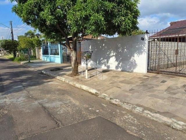 Casa com 3 quartos, piscina, 02 vagas em Sapucaia do Sul