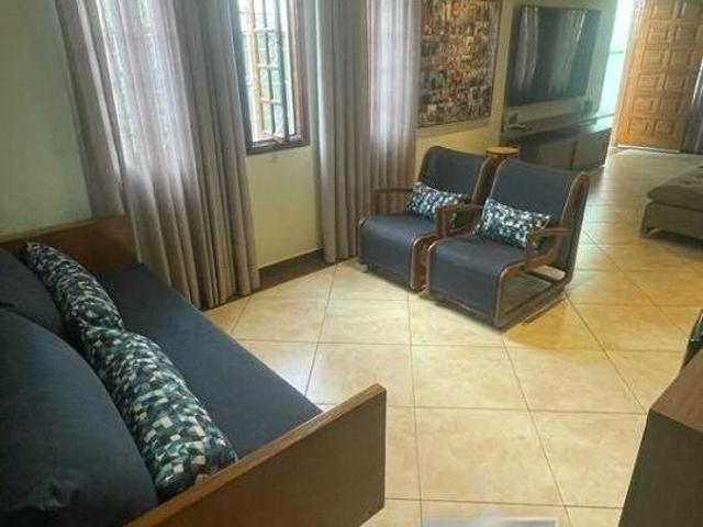 Casa com 3 quartos vaga para 5 autos 218m² Vila Cinstança