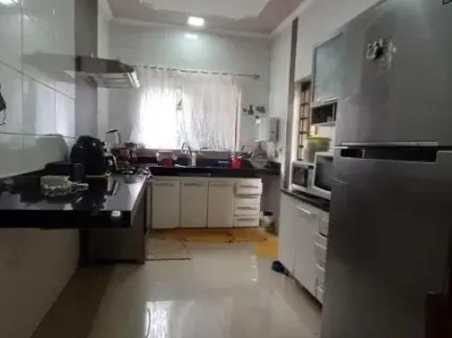 Casa com 3 quartos à venda, 170m² Villa Real