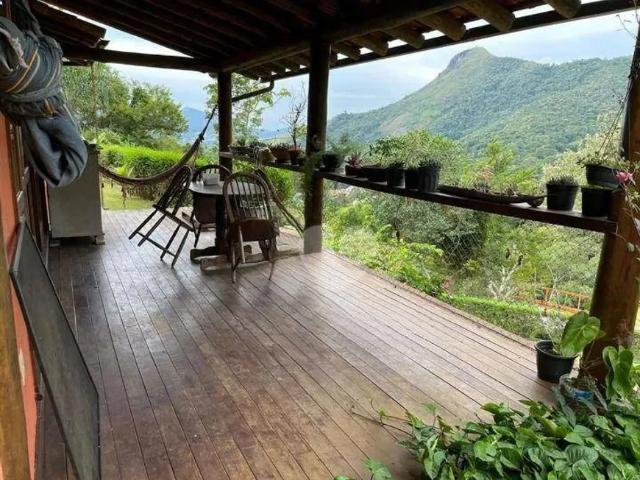 Casa com 3 quartos à venda, 198 m² por R$ 1.695.000