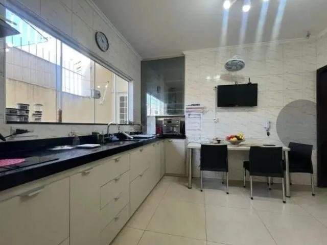 Casa com 3 quartos à venda, 201 m² por R$ 670.000 Jardim Paulista Bauru/SP