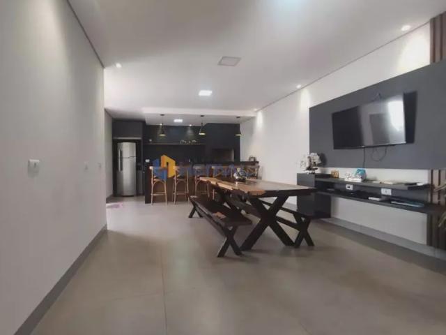 Casa com 3 quartos à venda, 260 m² por R$ 1.900.000 Jardim Munique Maringá/PR