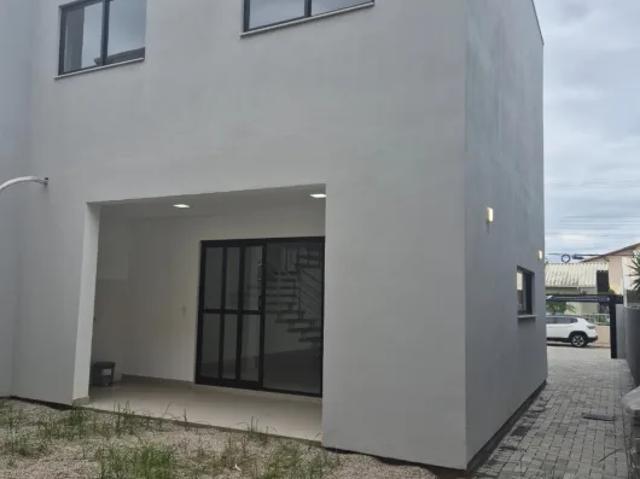 Casa com 3 quartos à venda no bairro Carianos Florianópolis SC