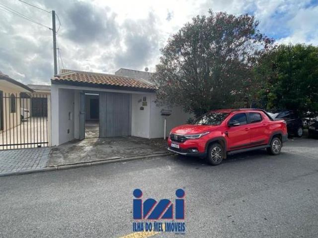 CASA COM 3 QUARTOS VITORIA REGIA CIC