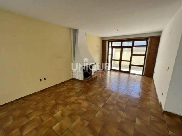 Casa com 3 quartos, Vila Vianelo Jundiaí
