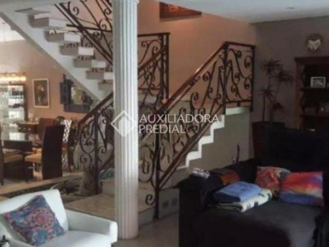 Casa com 3 suítes, 4 vagas Vila Floresta Santo André