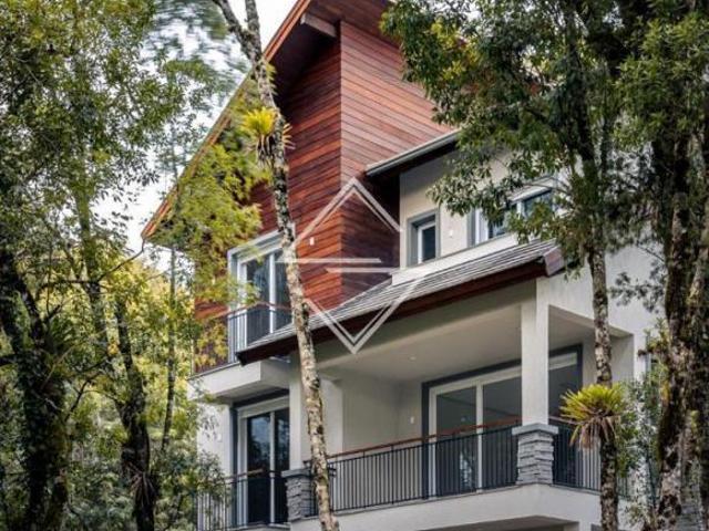 CASA COM 3 SUITES