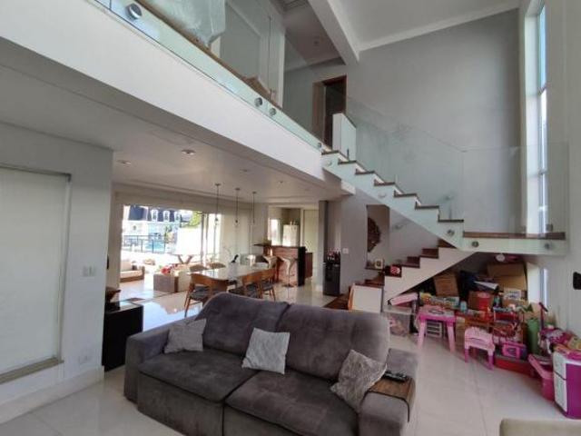 Casa com 3 suites, 275 m² Piscina aquecida! Granja Viana, Golf Village