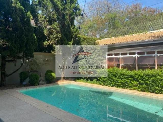 Casa com 3 suítes 3 vagas a venda no Alto de Pinheiros