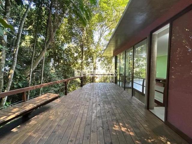 Casa com 3 suítes à venda na praia do Prumirim, Ubatuba