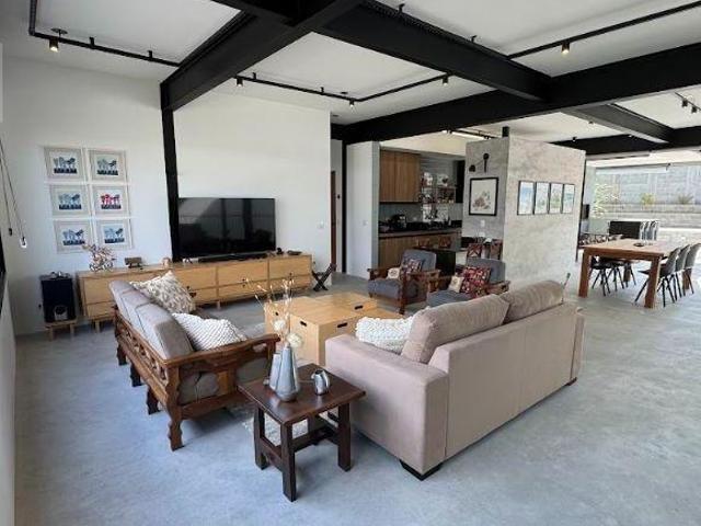 Casa com 3 suítes a venda no Condomínio Residencial Montserrat Urbanova