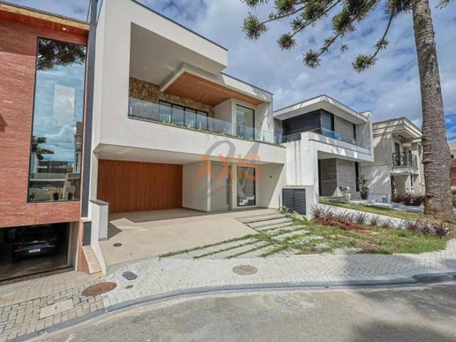 Casa com 3 suítes à Venda no Condominio Wolf Excellence | Santa Felicidade Curitiba