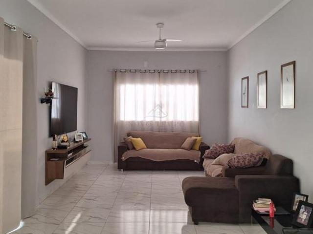 CASA COM 3 SUITES A VENDA EM ARAÇATUBA