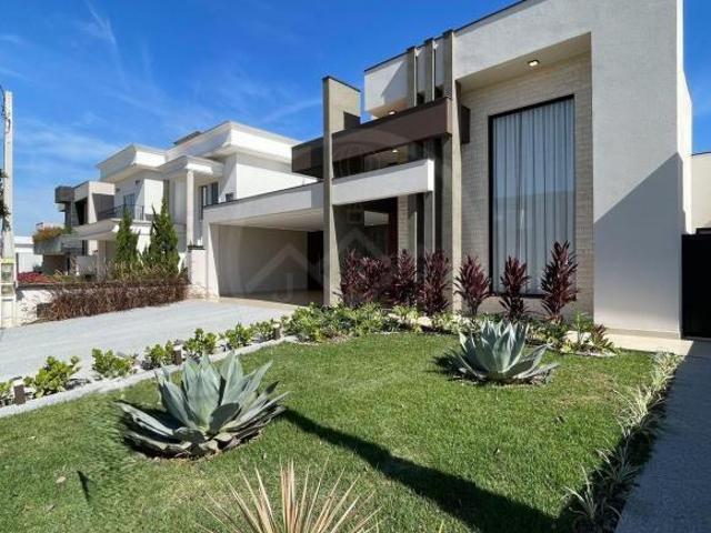 Casa com 3 suítes à venda, 250,20m² por R$ 1.980.000,00 Condomínio Portal das Est