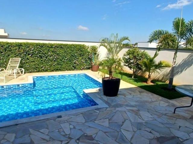 Casa com 3 suítes à venda, 257m² por R$ 1.690.000 no Condomínio Portal das Estrelas