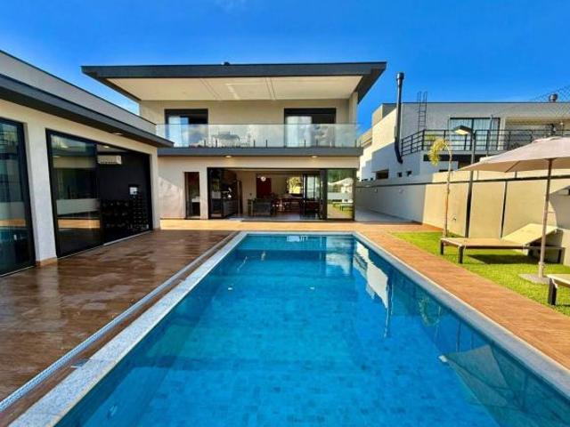 Casa com 3 suítes à venda, 350 m² por R$ 2.900.000 Condomínio Terras de Santa Cruz Bragança Paul