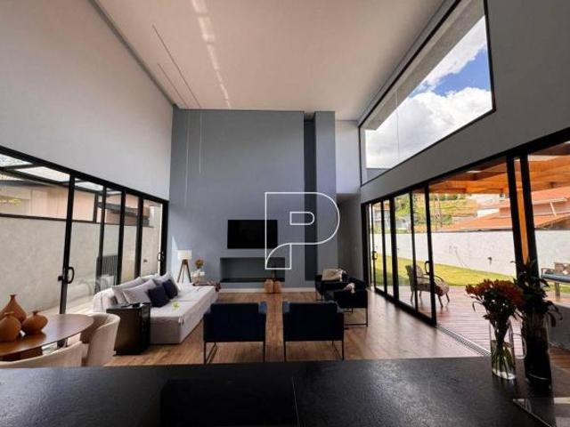 Casa com 3 suítes à venda, 375 m² por R$ 2.550.000 Granja Viana