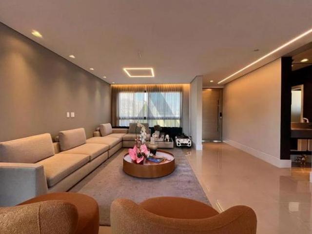 Casa com 3 suítes à venda, 331 m² por R$ 2.200.000