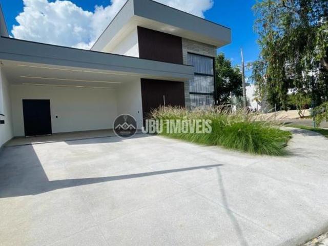 Casa com 3 Suítes à Venda, 335m² por R$ 2.400.000,00 Condomínio Portal das Estrel