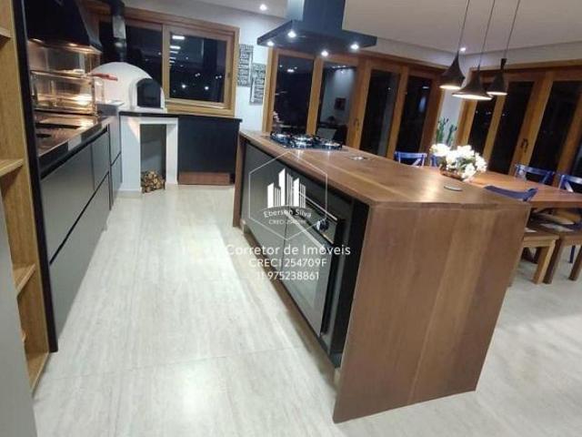 Casa com 3 suítes à venda, 800 m² por R$2.200.000,00